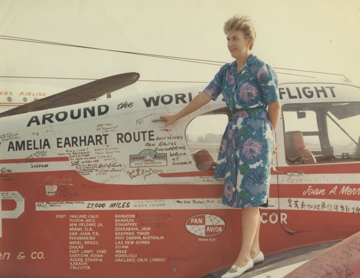 World Flight – Fate on a Folded Wing